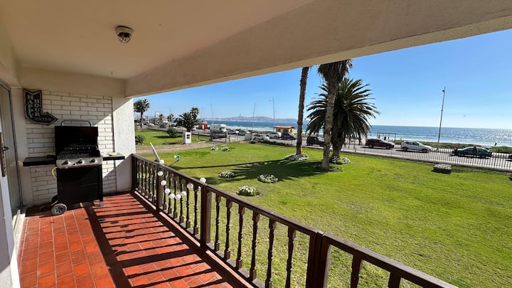 Amplio Dpto Primera Línea De Playa - La Serena