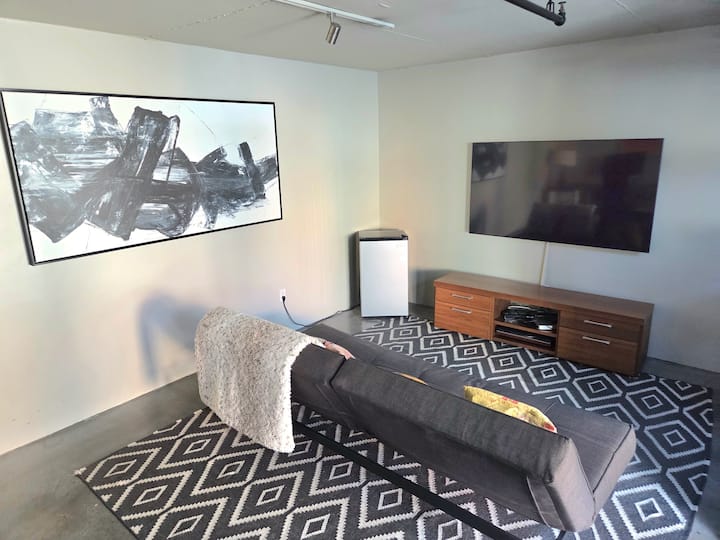 Modern Mission Studio With Private Entrance - San Francisco, CA
