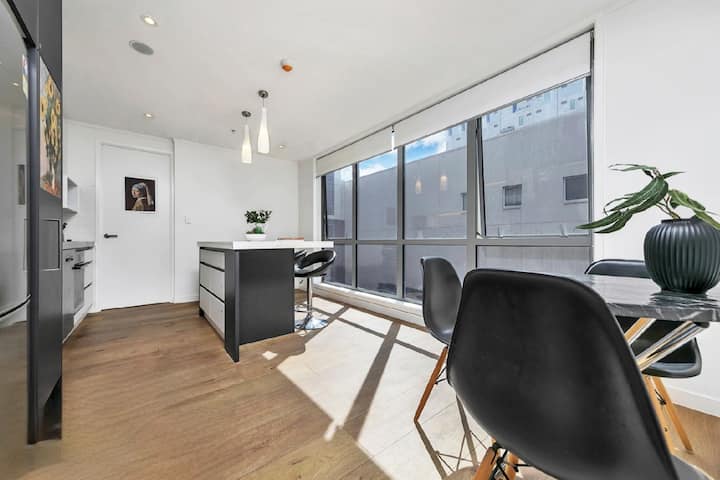 Budget Friendly With Private Access - Auckland