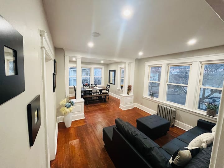 Charming & Spacious 3rd Floor Providence Apt! - Rhode Island