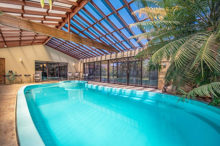 Work Or Play: Huge House & Pool, Shops & Airport - Kalamunda