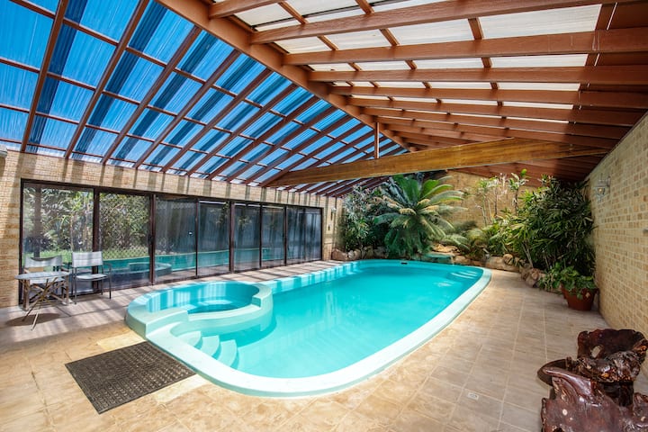 Work Or Play: Huge House & Pool, Shops & Airport - Kalamunda