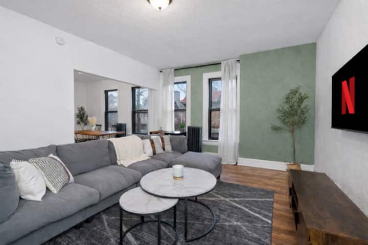 Cozy &Affordable | Oregon District Area | King Bed - Dayton