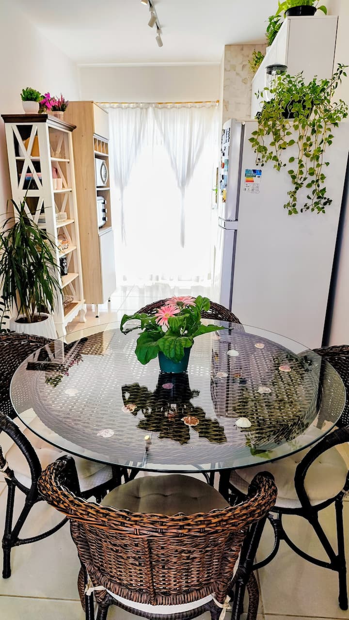 Sobrado Com 2 Suítes. Ar E Churrasqueira - Florianópolis