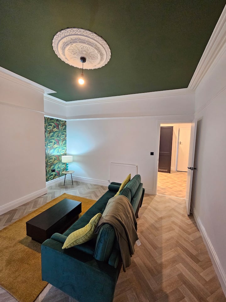 Cosy House In Central Ossett, Next To M1, Fastwifi - Wakefield