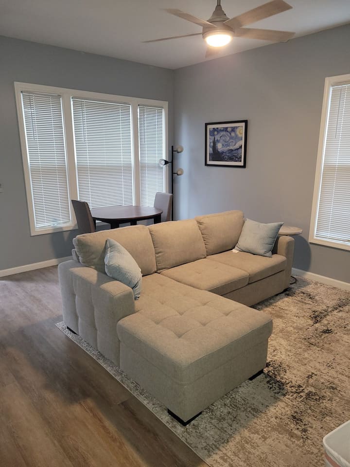 Modern Clean 1 Br, 1ba Apt A - Chatham, IL