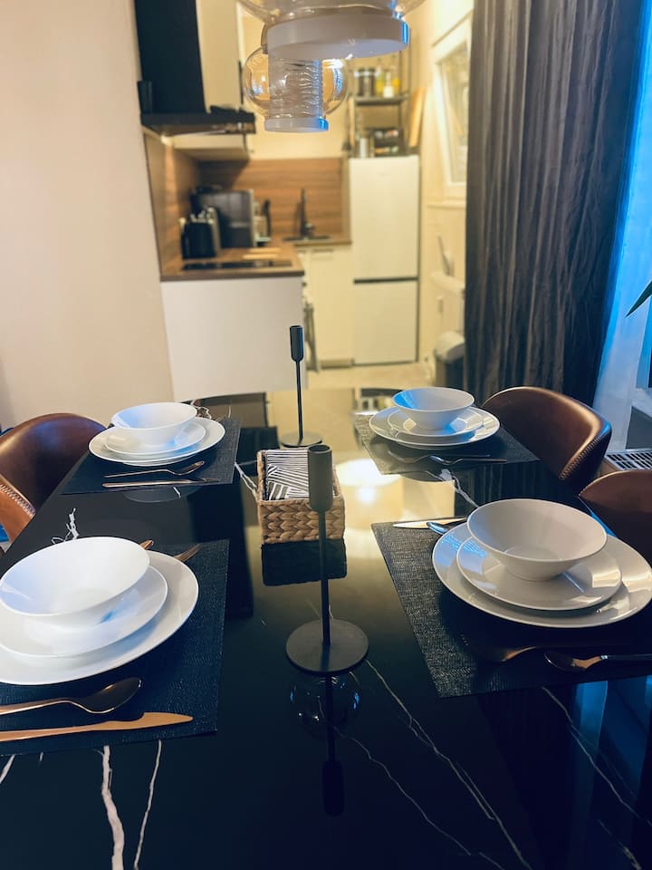 Stylisches City Apartment Mit Balkon / Stellplatz - Leipzig
