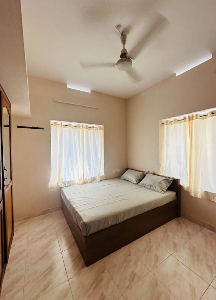 Home @
Guruvayur (2 Ac Room+1 Single Bed +Kitchen) - Guruvayur