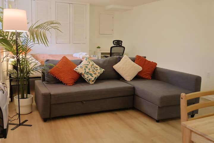 Private Unit In Roland Park - Towson, MD