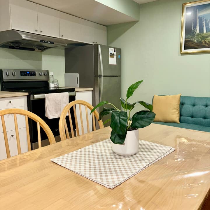 Cozy Retreat With Two Bedrooms - Edmonton