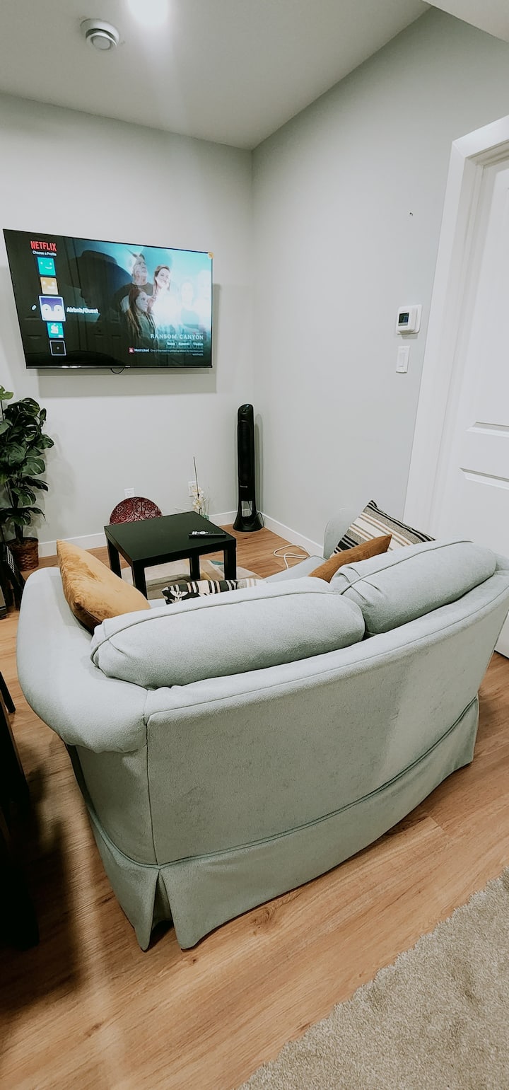 Cozy 2 Bed Apartment In Evanston Nw Calgary - Calgary