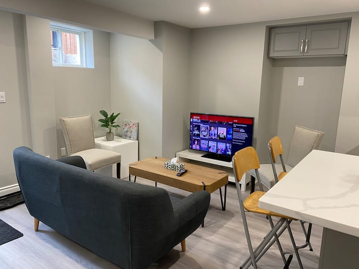 Spacious 2 Bedroom Apartment - Prime Oakville - Oakville