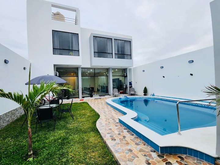 Casa Con Piscina Y Cochera En Mollendo - Mollendo