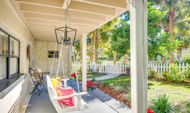Downtown Deland Walkable Retreat - DeLand, FL