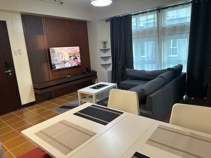 2br Condo In Makati- Good For 6! - Makati