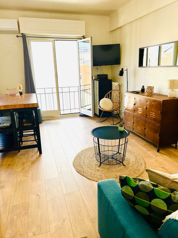 Studio Hyper Centre - ibis budget Nice Californie Lenval