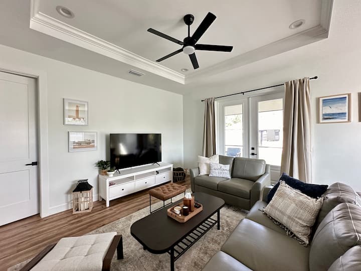 Spacious Family Home Near Gulf Beaches - Venice Beach, FL