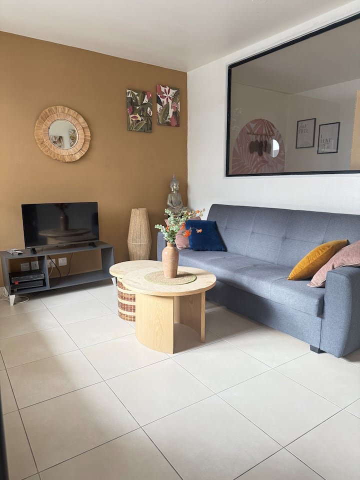Le Cocon: Appartement Confortable En Centre-ville - Voisins-le-Bretonneux