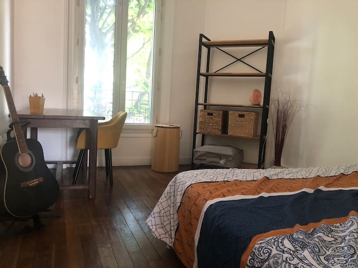 Appartement Lumineux De Deux Pièces Traversantes - Arcueil