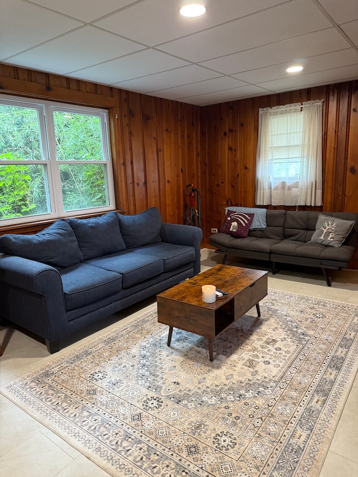 Quaint 1 Bedroom Carriage House - William Penn State Forest, Nottingham