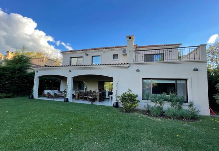 Casa Estancias Del Pilar Pileta Y  Hermoso Jardín - Luján