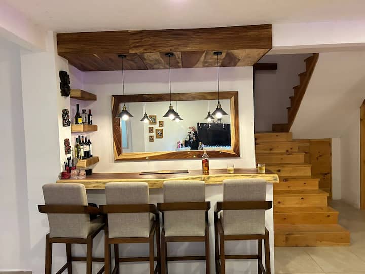 Hermosa Casa En La Peña
16 A 20 Huéspedes
7 Camas - Valle de Bravo