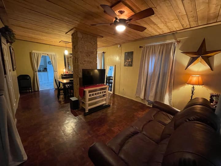 Star City Home Away From Home - Roanoke