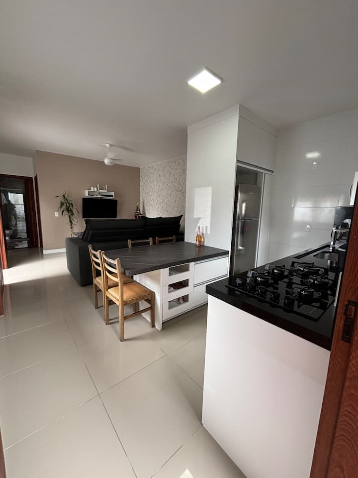 2-bedroom House, Cachoeira Beach, 1,300 M From The Beach. - Florianópolis