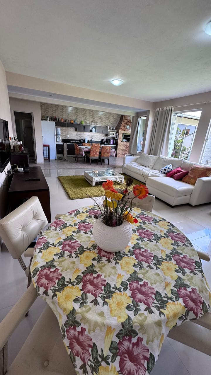 Casa Menos De 100m Das 2 Praias! - Imbituba