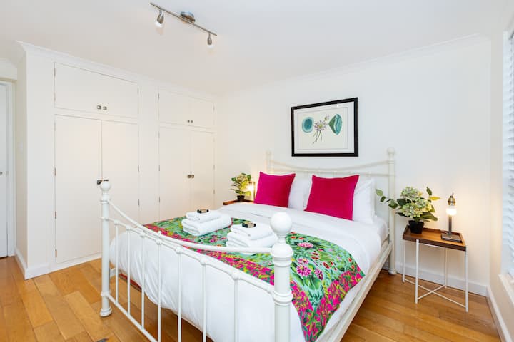 Stylish Chelsea Stay | 2br + Office - Fulham