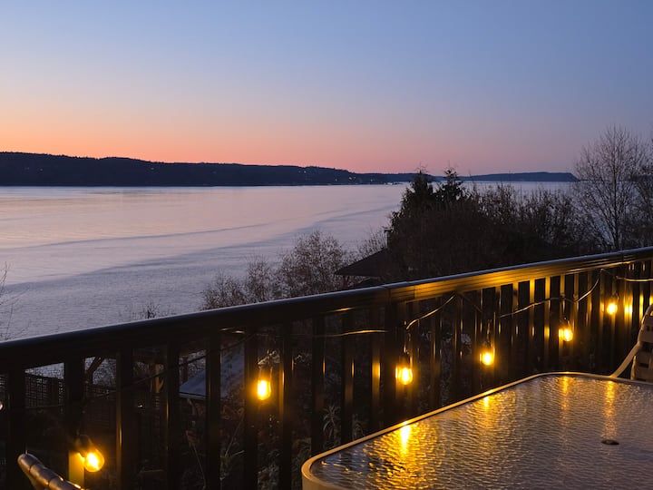 Panoramic Puget Sound Water View Retreat - Mukilteo, WA