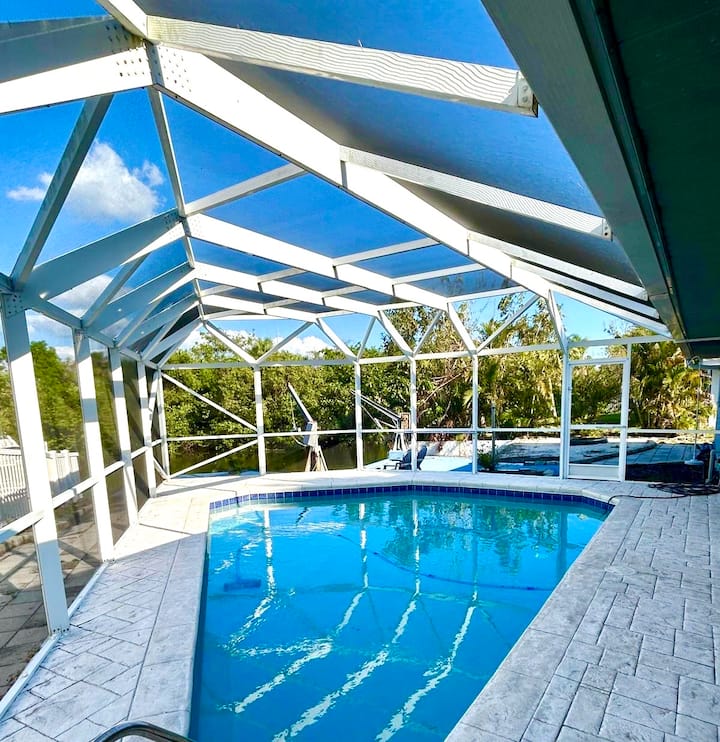 Vacation Home With Pool & Comfort - North Fort Myers, FL