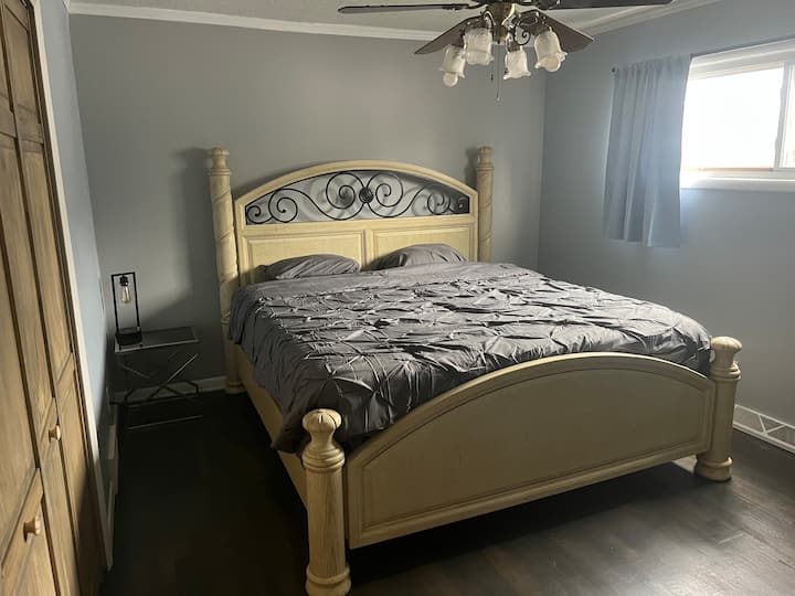 3 Bed 2 Bath Close To Fnt Airport & Gm Plant - Flint, MI
