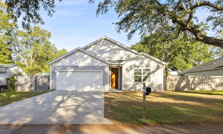 Big Modern Home W/ Plenty Parking $0 Cleaning Fee! - Charleston, SC