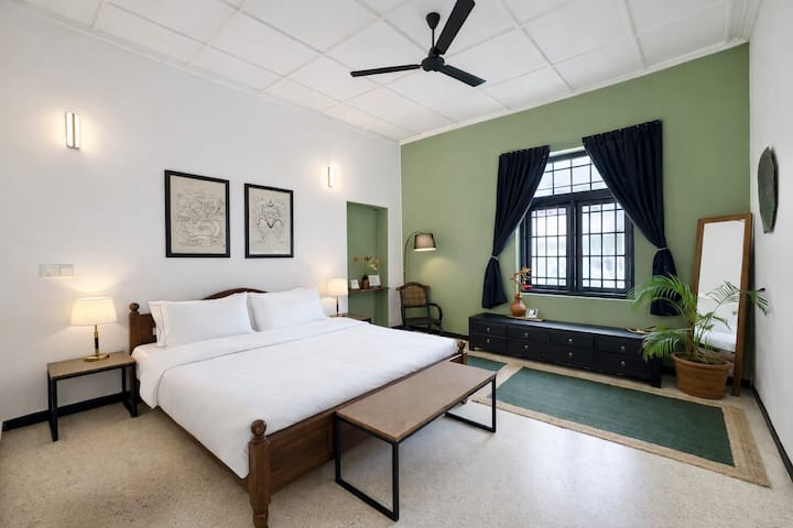 Black Cat | King Room • Boutique Café & Stay - Colombo