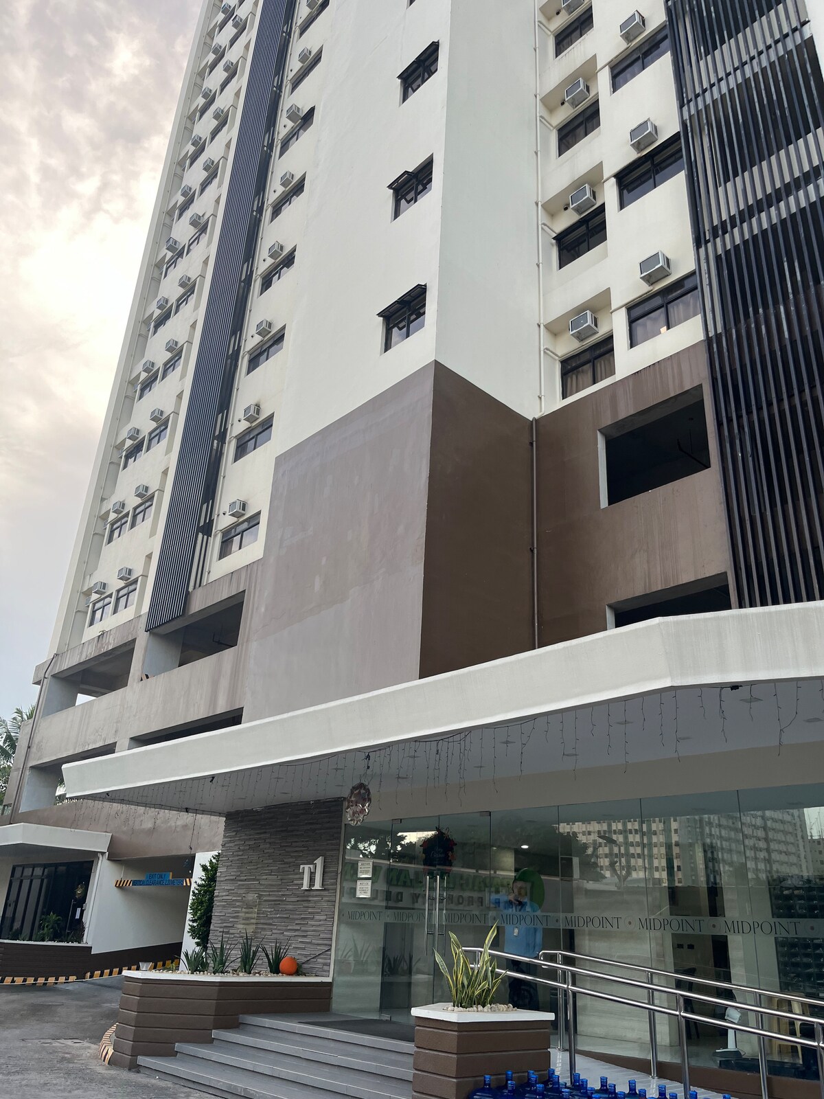 The Midpoint Residences Tower 1 - Apartments for Rent in Mandaue City ...
