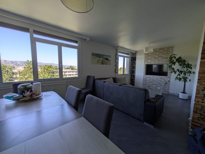 Grand 80m² Lumineux  Parking/clim/balcon/confort. - Valence
