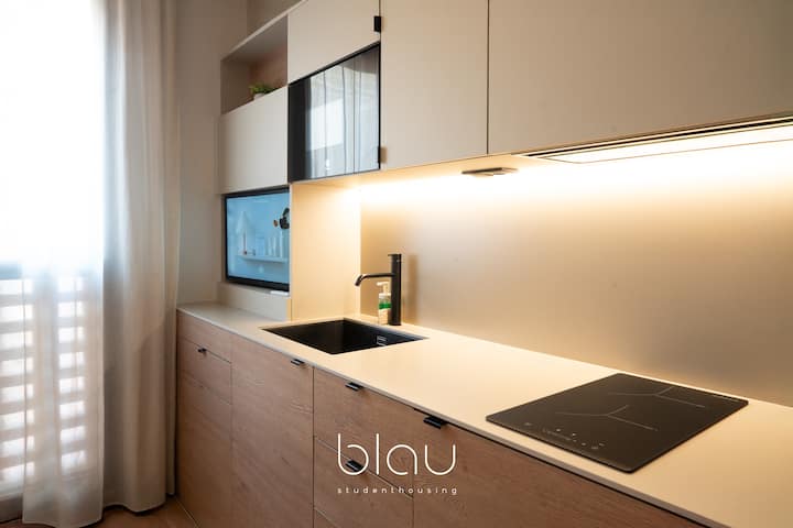 Private Studio With Language Course + Pool + Gym - Barcelona