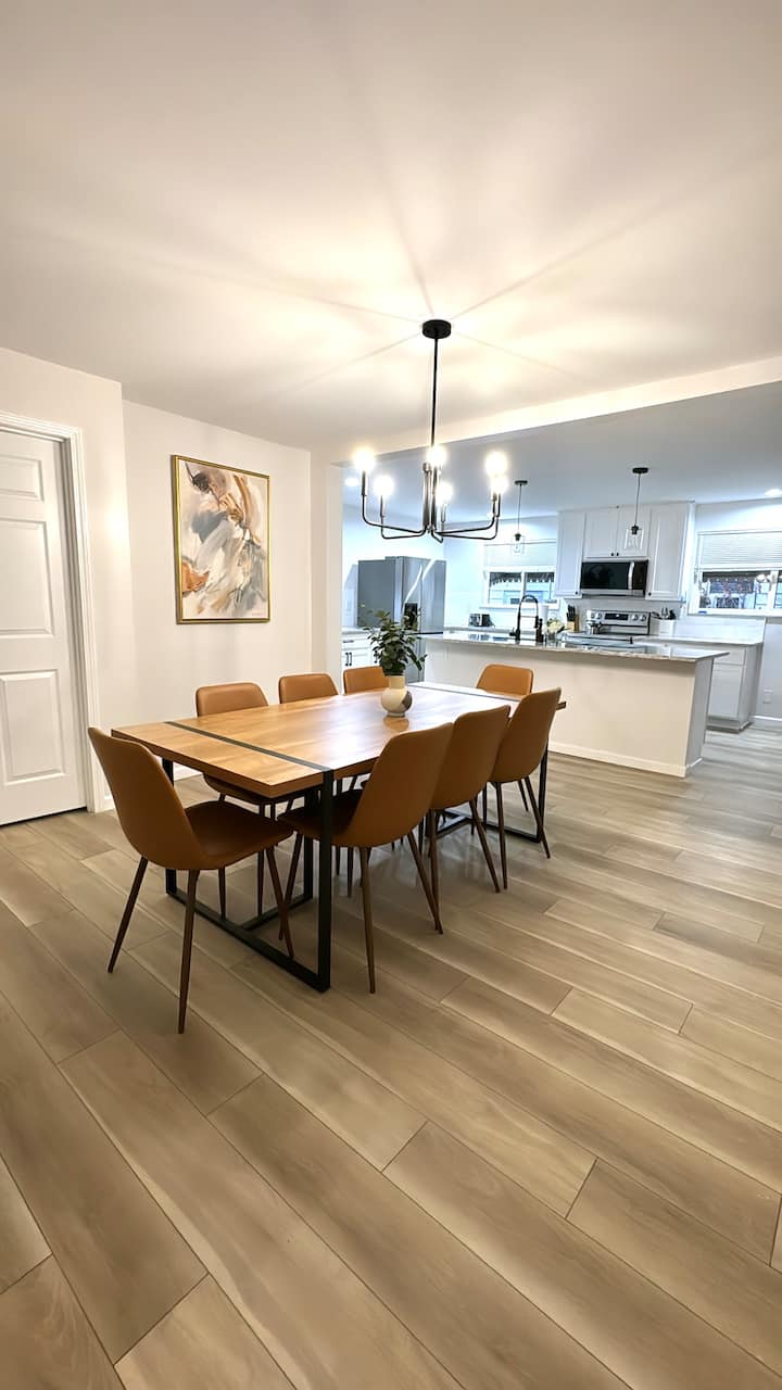 Spacious 5br & 3.5ba Minimalist Haven In Stl - St. Louis, MO