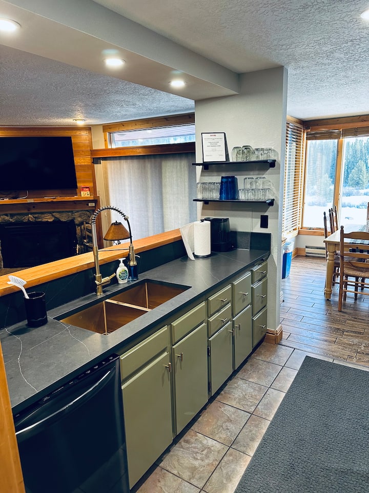 Keystone Lakeside Village Condo - Keystone, CO