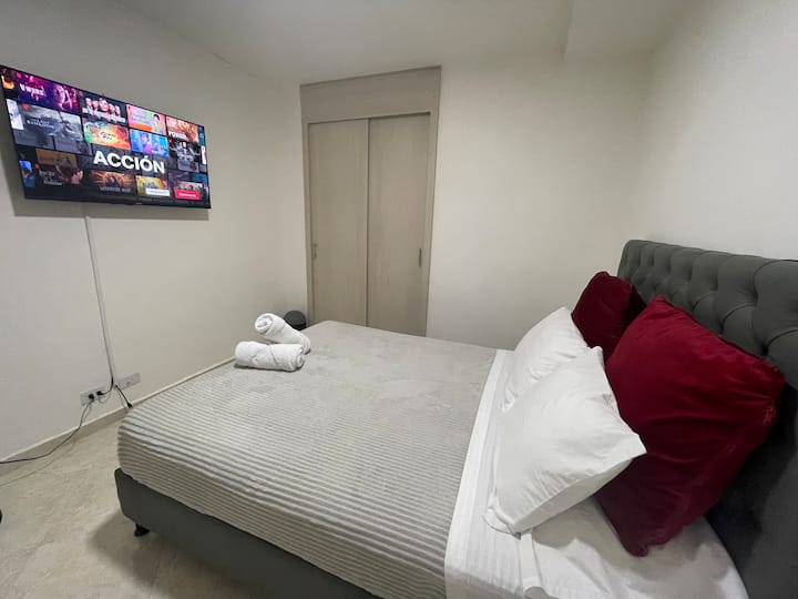 2 Bedrooms Apartment Near Metro Plus And Laureles - Medellín