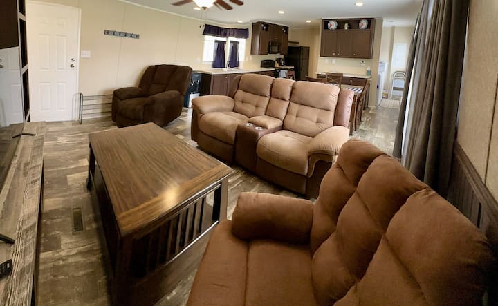 Cozy Comfy Quiet & Safe Fully-furnished Home #1 - Midland, TX