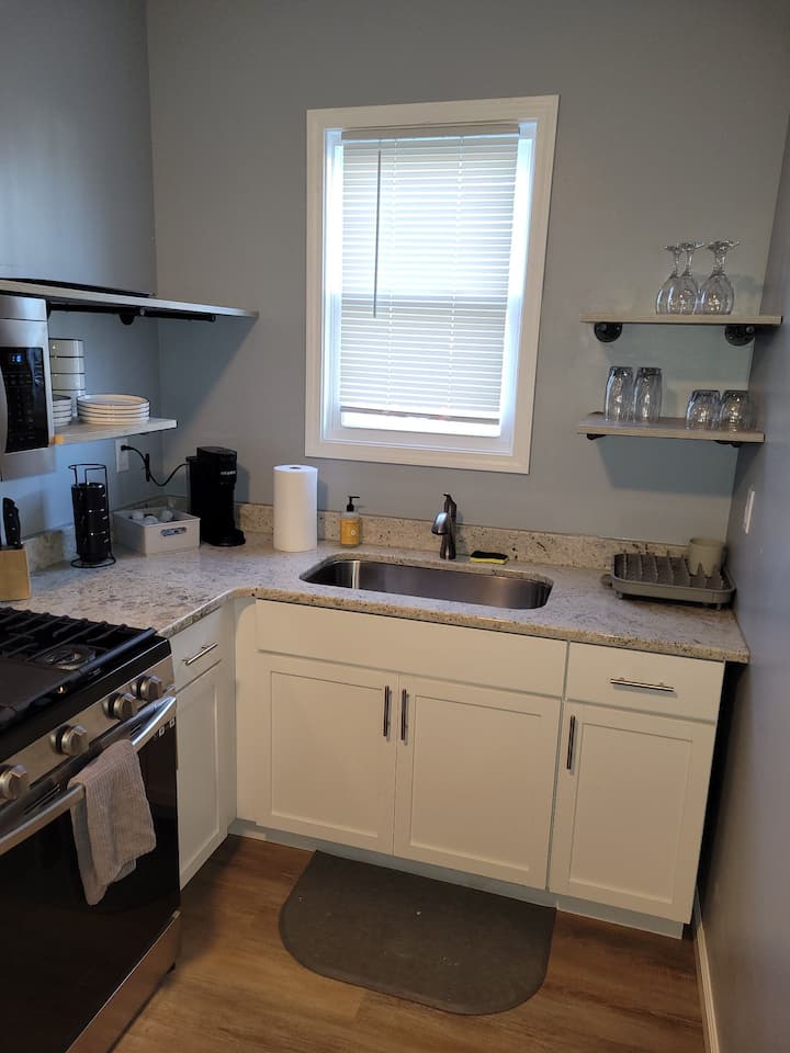 Delightful Space Near Downtown Apt B - Springfield, IL