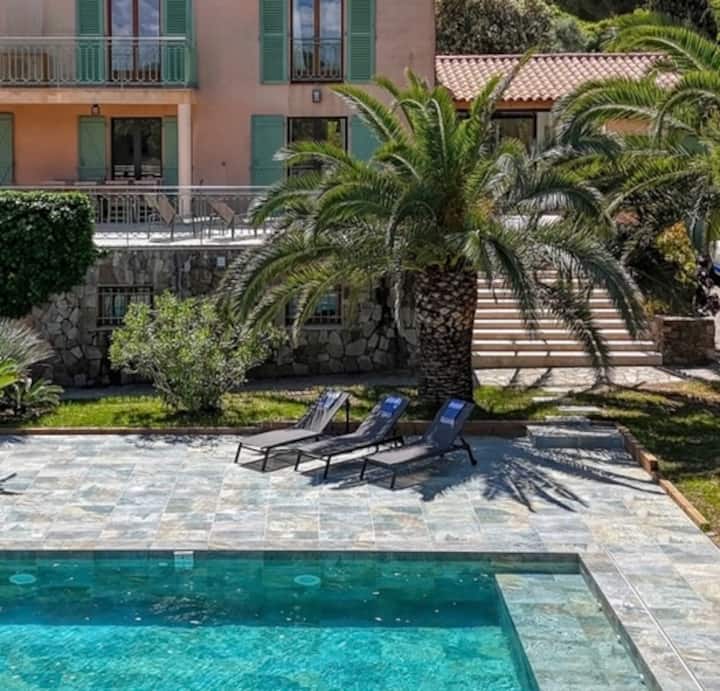 Le Mas Des Barques
Grande Villa
Piscine
Vue Mer - Var