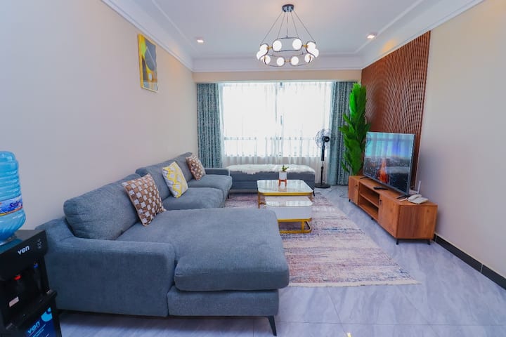 5 Star In Nairobi‼️
24/7 Supermarket & Restaurants - Kenya