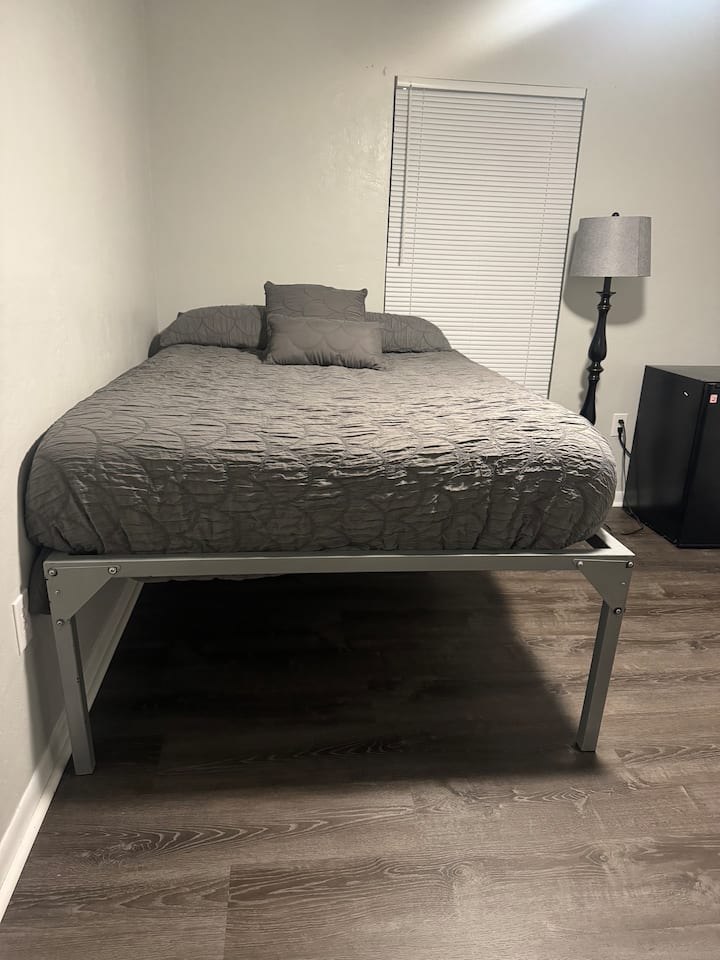 Beautiful Remodel Room With Private Bathroom! - Gainesville, FL