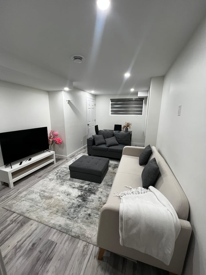 Cozy & Private Entire Basement - Winnipeg