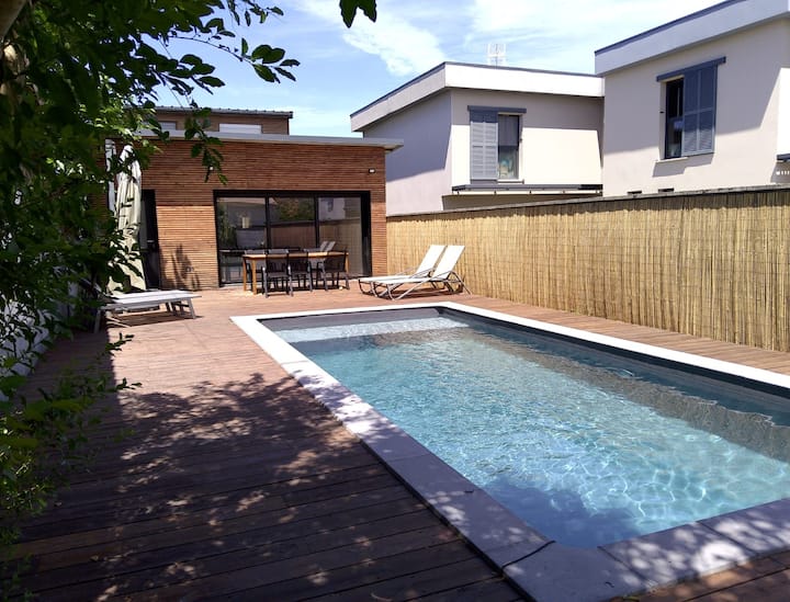 Grande Maison à Deux Pas De Bordeaux Avec Piscine - Bordeaux