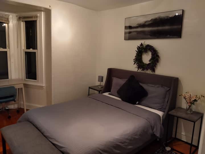 Comfy 2 Beds 1 Br (Apt 7) - 캠던