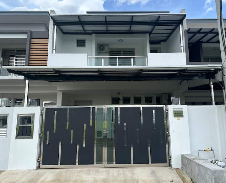 Guard & Gated Homestay - Kulai